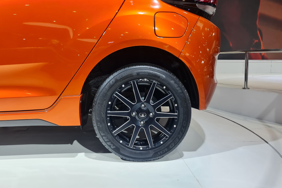 Tata Altroz Racer To Finally Launch In Early June: Expected Powertrain ...