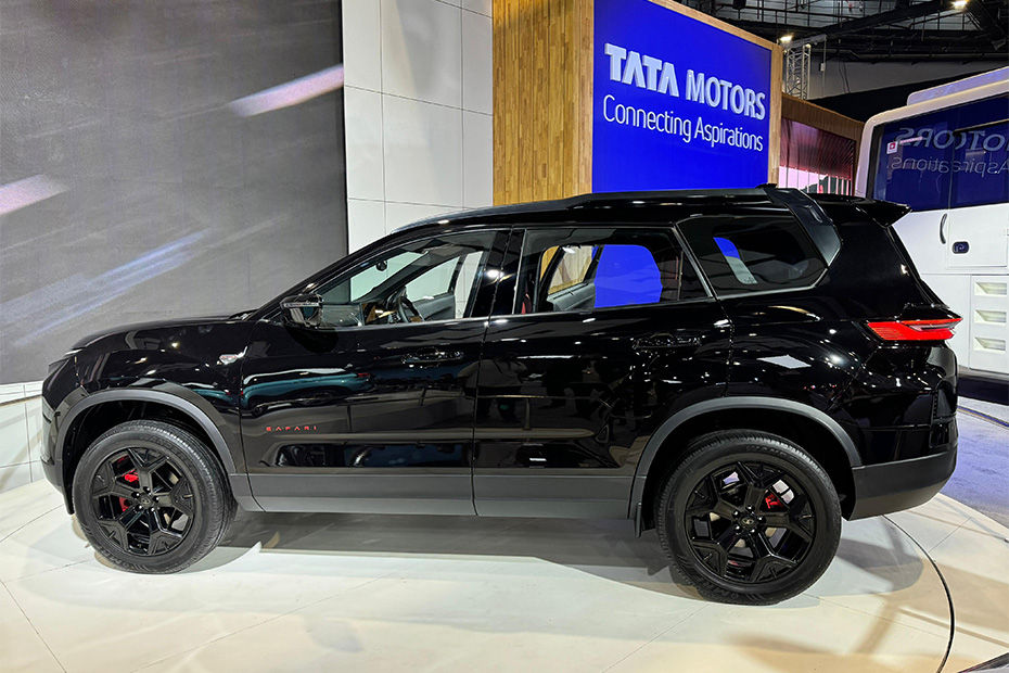 Tata Safari Red Dark vs Tata Safari Dark: In Pics | CarDekho.com