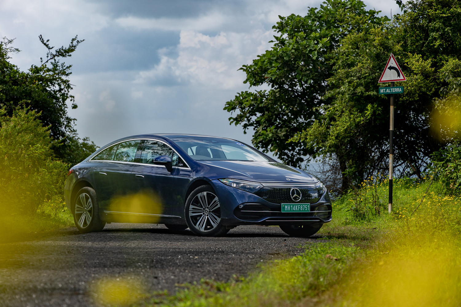 Mercedes-Benz EQS 580 Enters The Garage Of Bollywood Singer Shaan ...