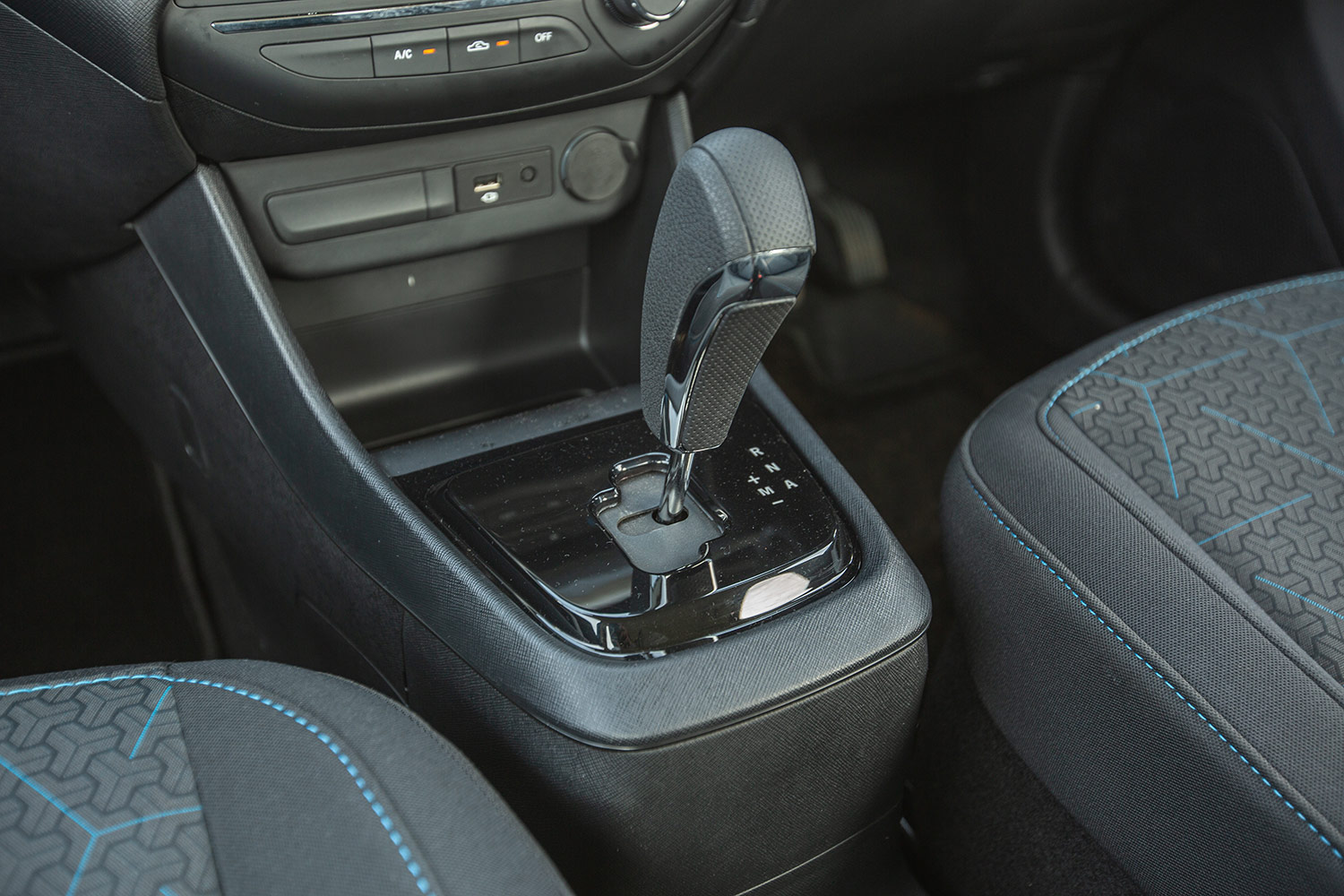 5 Different Types Of Drive Selectors (Gear Selector) In Automatic Cars ...