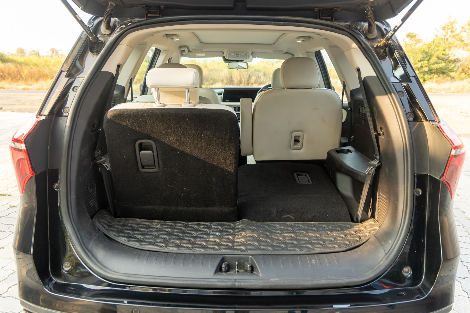 Mahindra XUV700 Price - 7 seater SUV, Images, Colors & Reviews