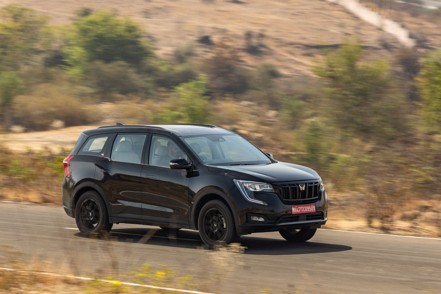 Mahindra XUV700 Price - 7 seater SUV, Images, Colors & Reviews