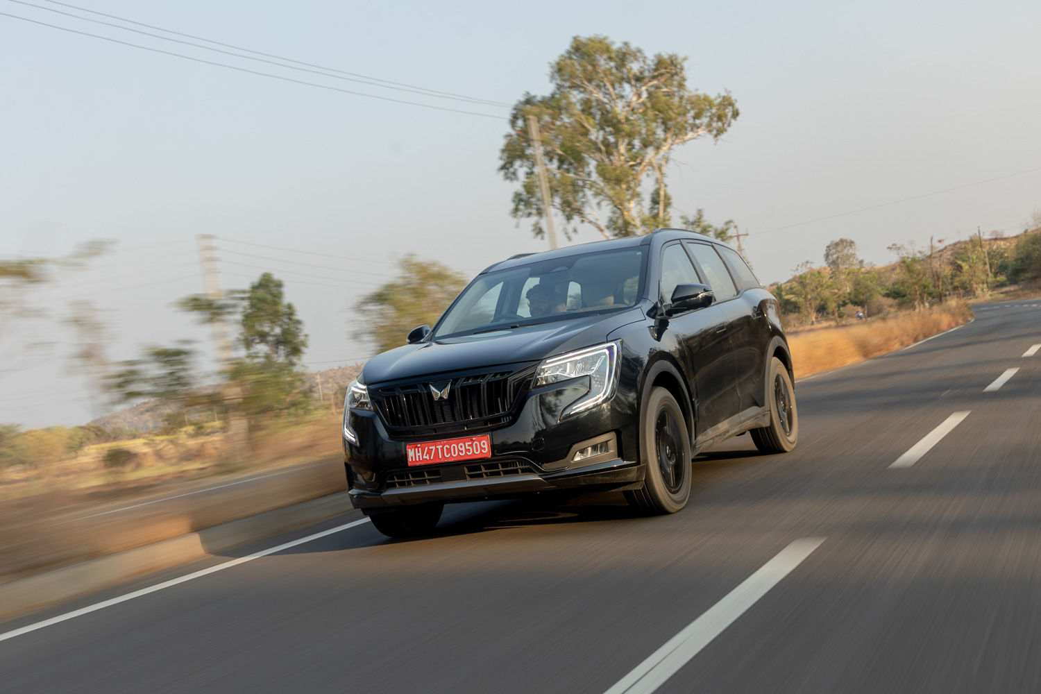 Mahindra XUV700 Price - 7 seater SUV, Images, Colors & Reviews