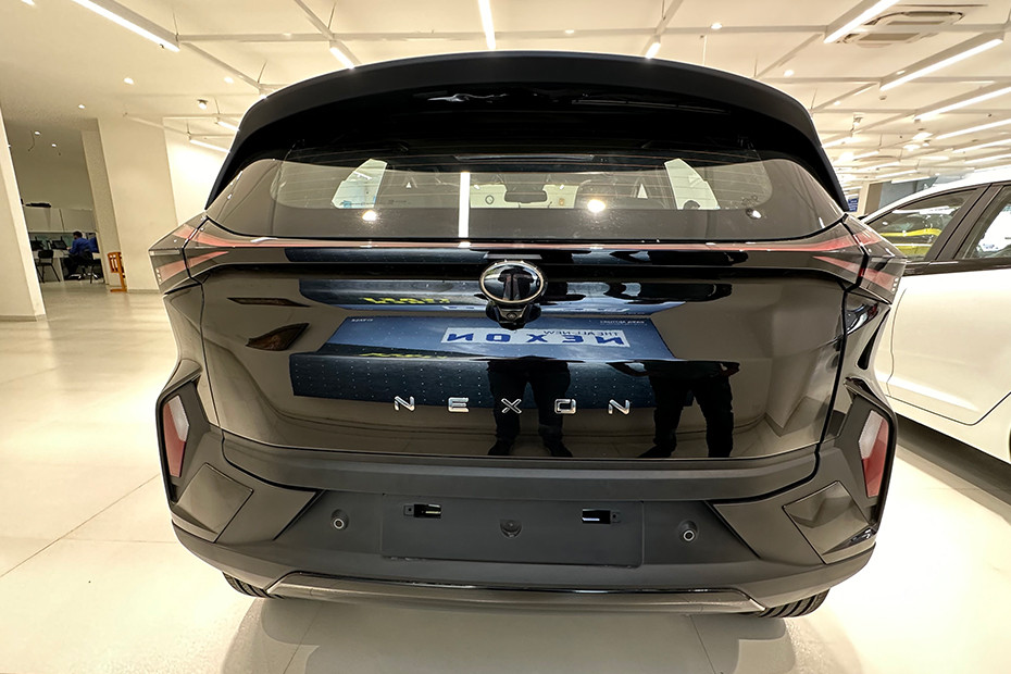 Tata Nexon Dark Explained In 5 Images | CarDekho.com