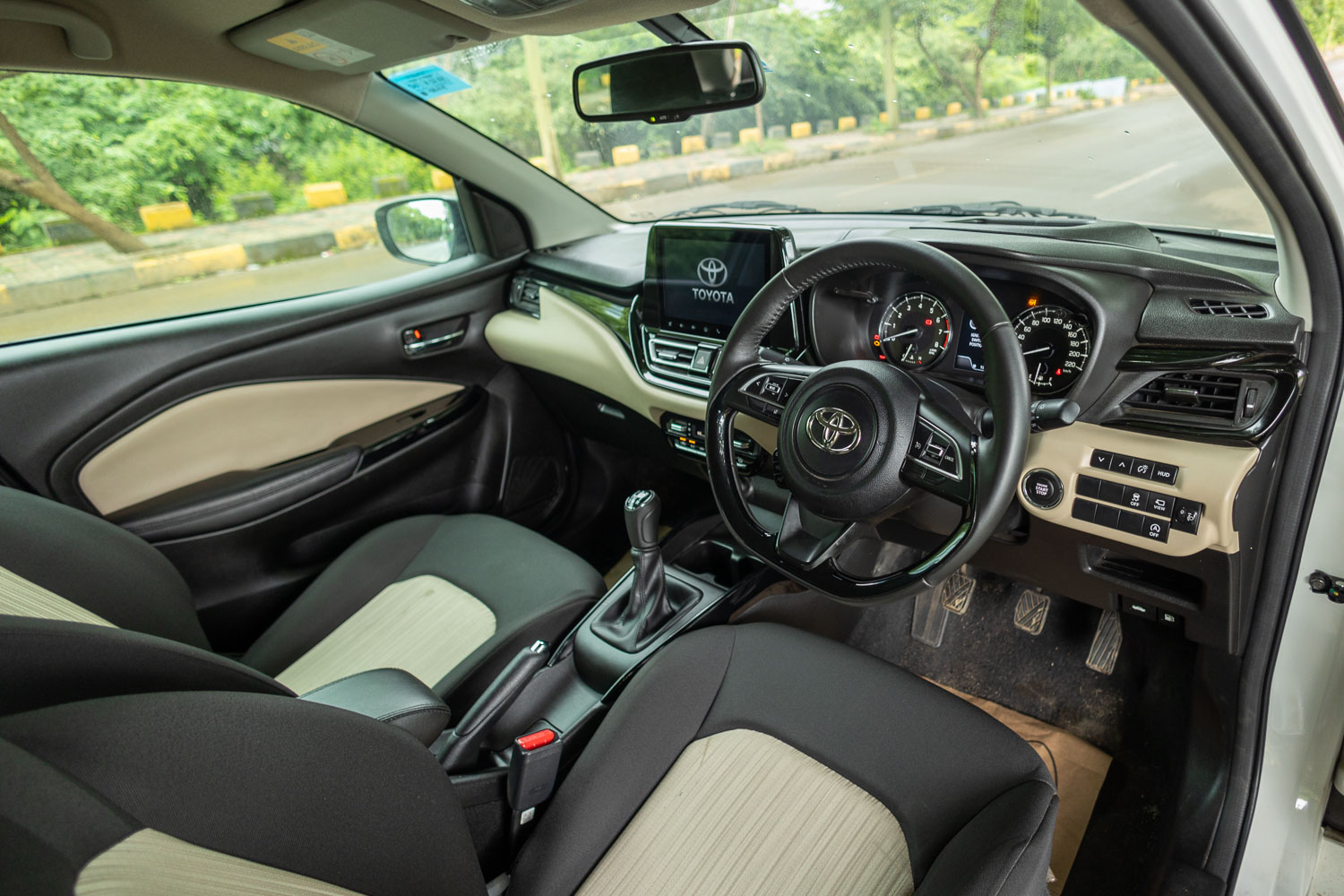 Toyota Glanza Price - Features, Images, Colours & Reviews