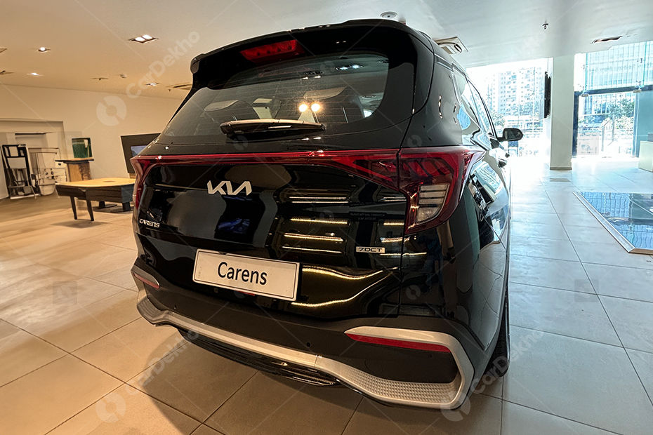 Kia Carens Prestige Plus (O): New Variant Explained In 8 Images ...