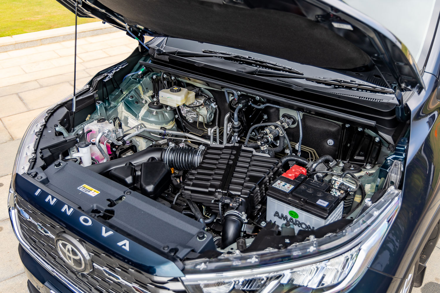 Toyota Innova Hycross New GX (O) Petrol Variant Launched, Starts At Rs ...