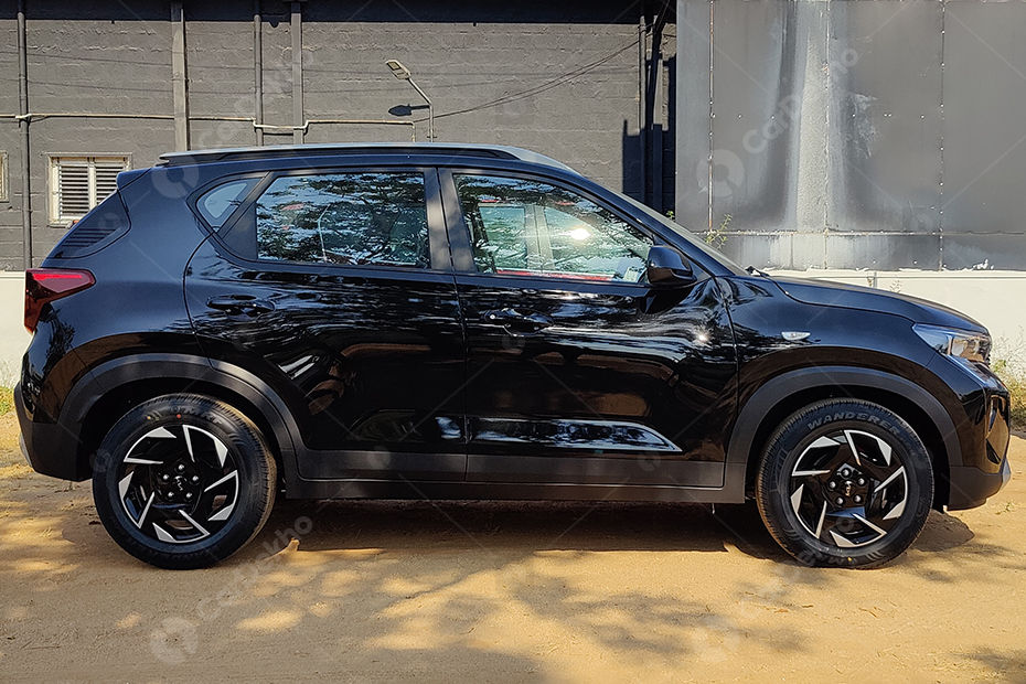 Kia Sonet HTK (O) Variant Explained In 7 Images | CarDekho.com