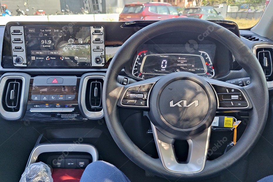 Kia Sonet HTK (O) Variant Explained In 7 Images | CarDekho.com