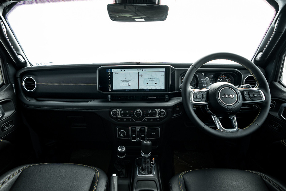 5 Door Mahindra Thar Roxx Vs Jeep Wrangler: Design And Specifications ...