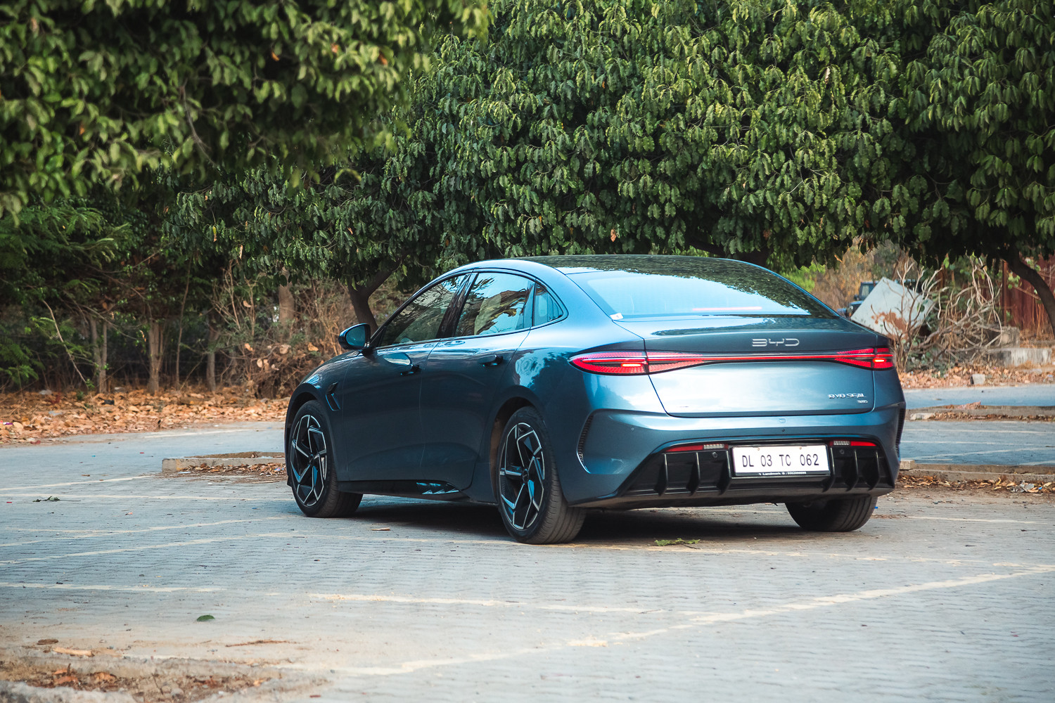 BYD Seal Price - Features, Images, Colours & Reviews