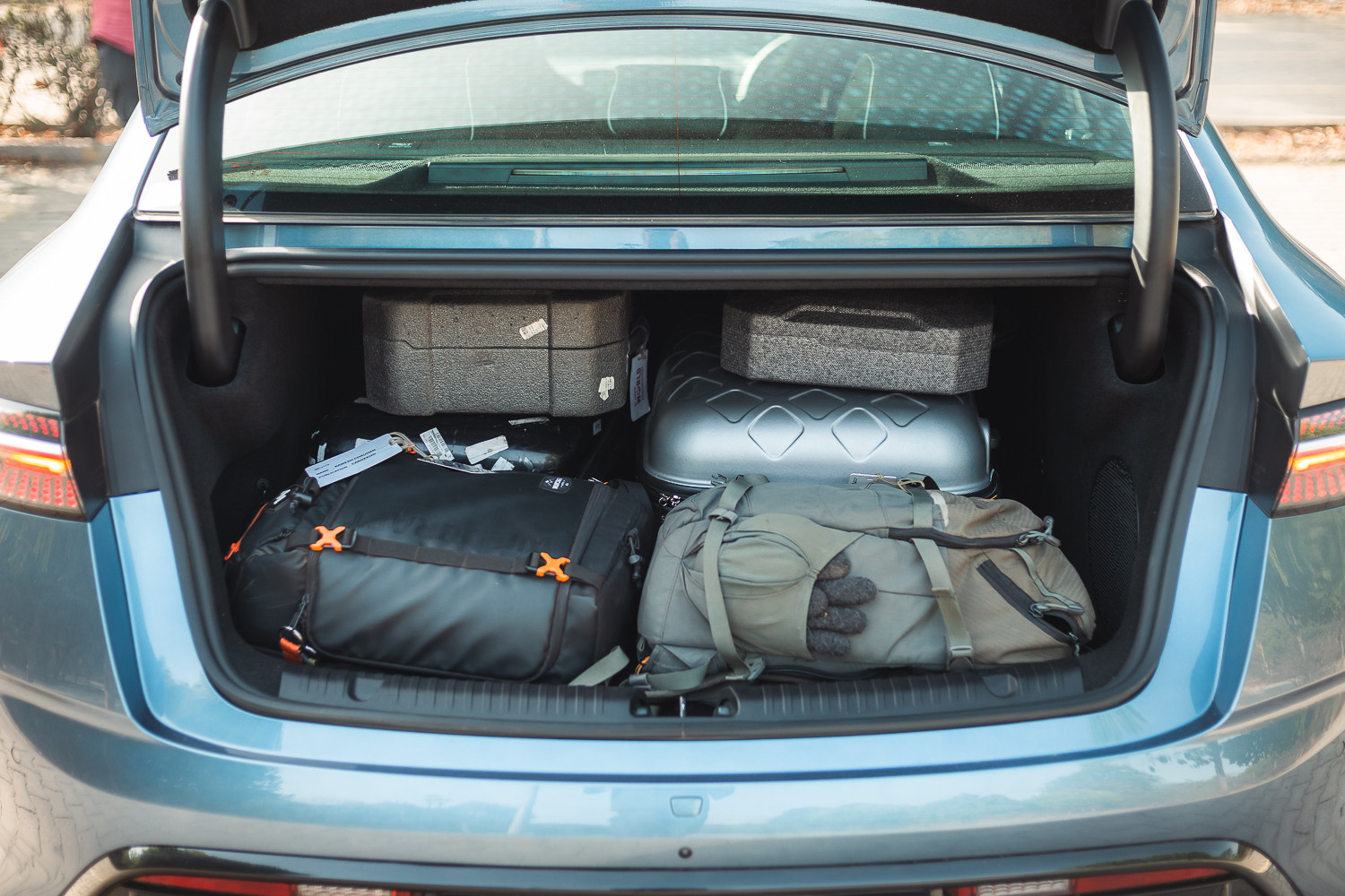 BYD Seal Price - Features, Images, Colours & Reviews