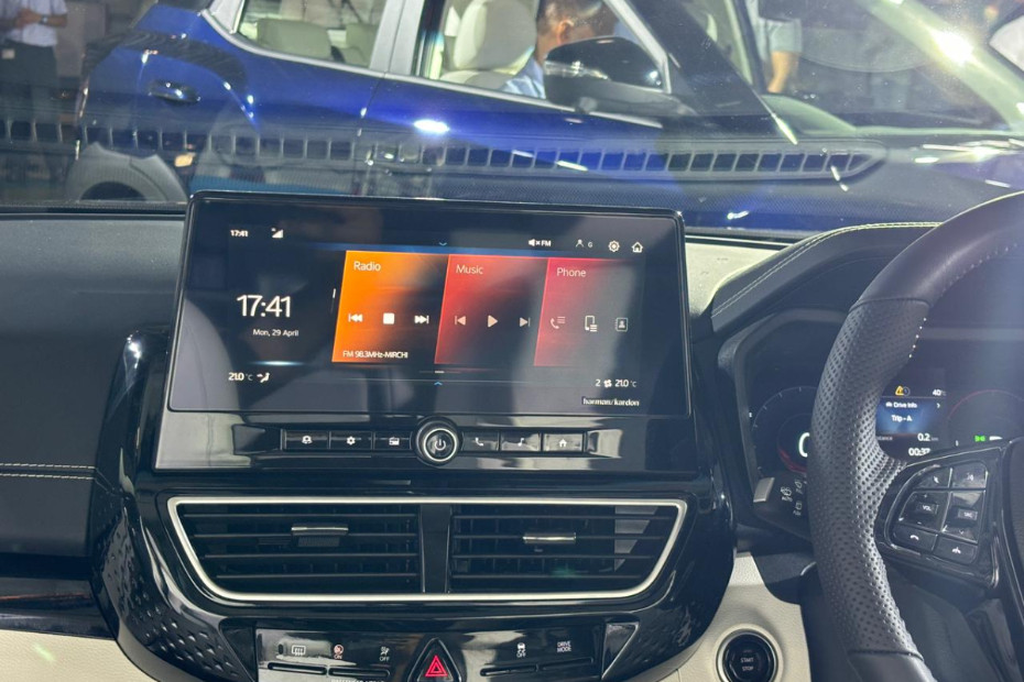 Mahindra XUV 3XO (XUV300 Facelift) Launched, Prices Start At Rs 7.49 ...