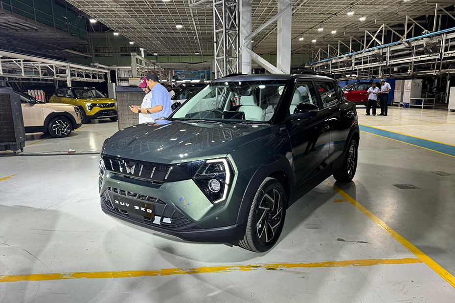 Mahindra XUV 3XO Variant-wise Colour Options Detailed | CarDekho.com