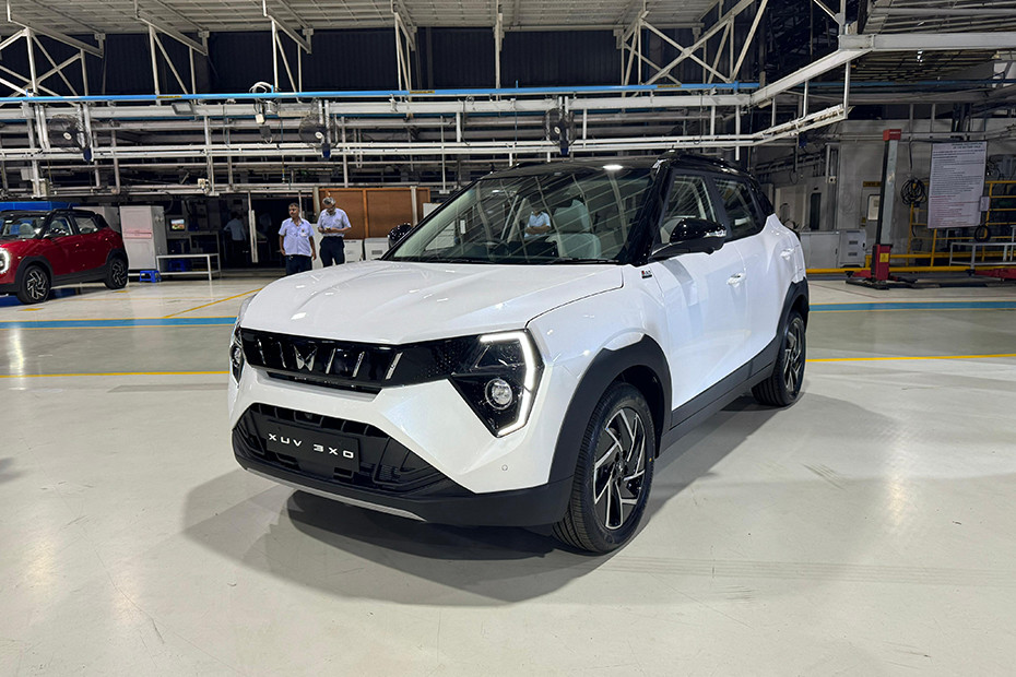 Mahindra XUV 3XO Variant-wise Colour Options Detailed | CarDekho.com