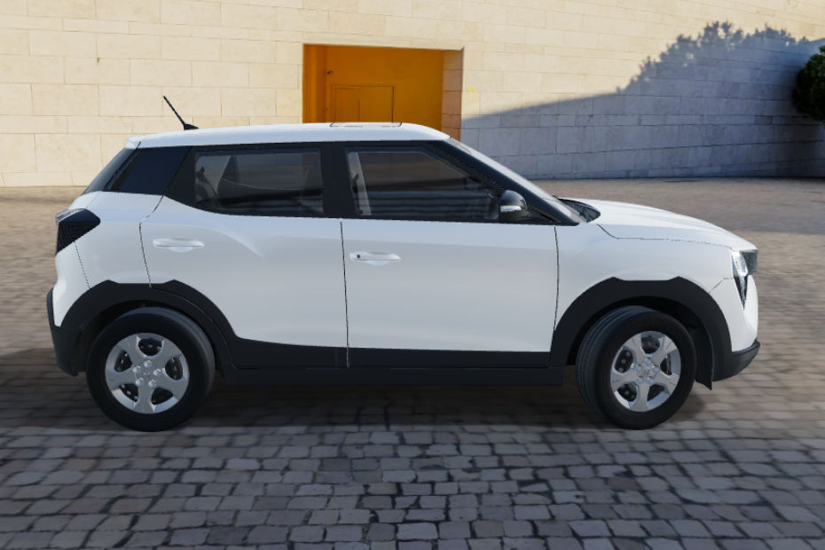 Mahindra XUV 3XO MX2 Pro Petrol vs Tata Nexon Smart Plus Petrol ...