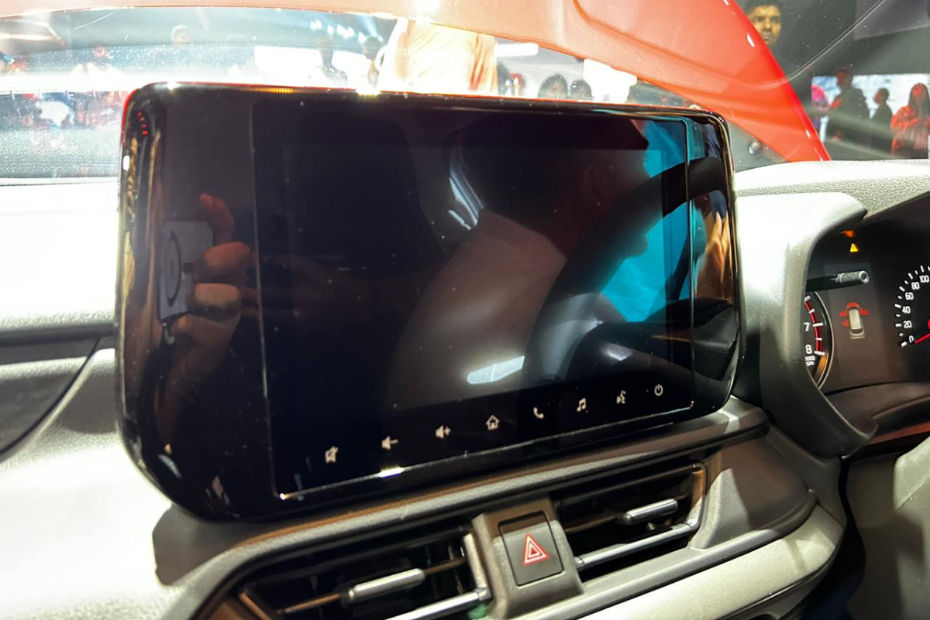 New Maruti Swift 2024 Variant-wise Features Detailed | CarDekho.com