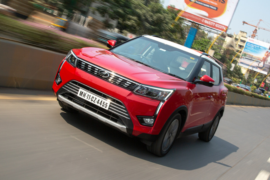 Mahindra XUV 3XO vs Mahindra XUV300: Diesel Manual Performance Comparison | CarDekho.com