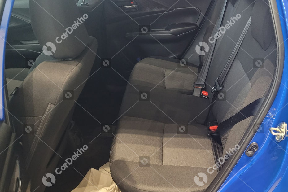 2024 Maruti Swift Vxi Variant Detailed In 8 Images | CarDekho.com