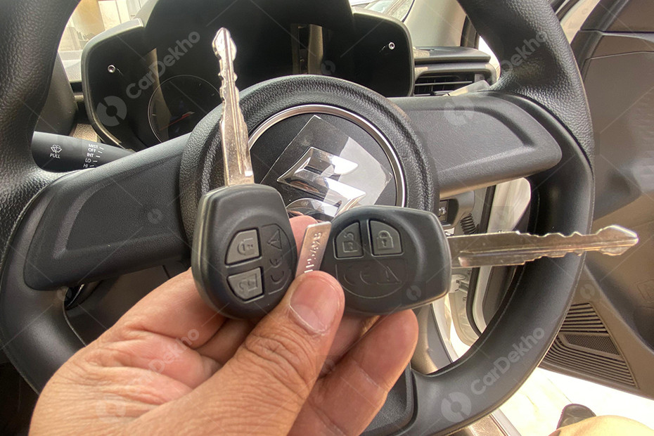 New Maruti Swift Base-spec Lxi Variant Explained In 10 Images ...