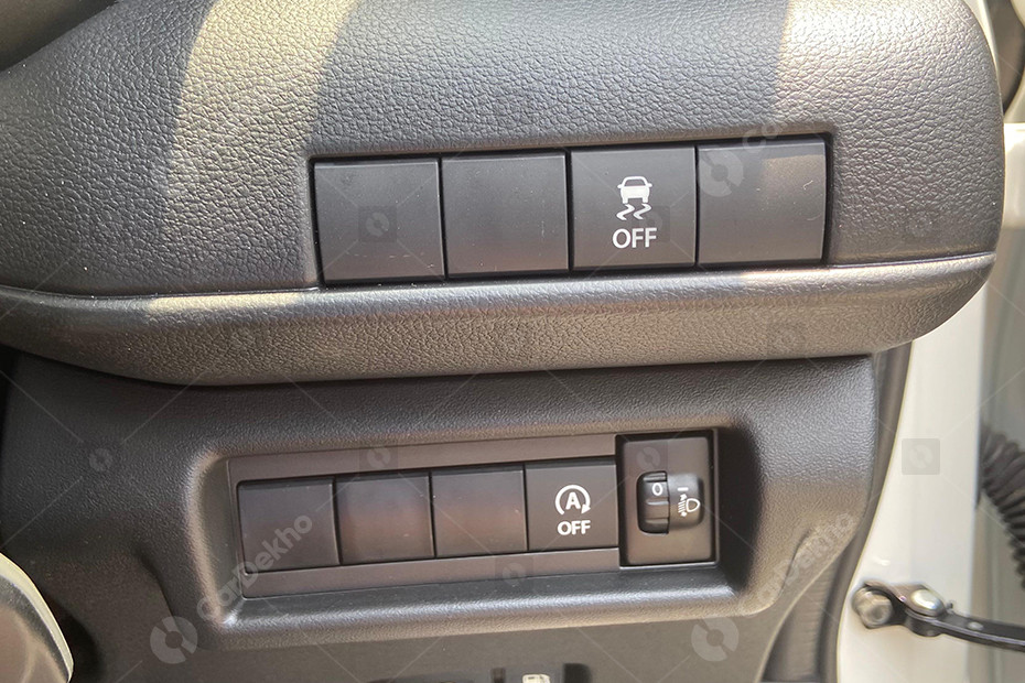 New Maruti Swift Base-spec Lxi Variant Explained In 10 Images ...