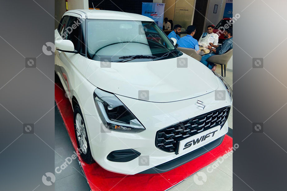 2024 Maruti Swift Zxi Variant Explained In 7 Images | CarDekho.com