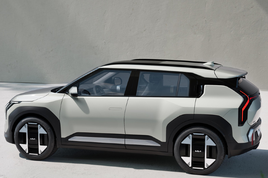 Kia EV3 and Kia Seltos: Dimensions, Features, Powertrains Compared ...