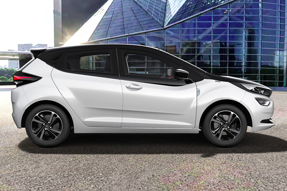 Tata Altroz Racer Entry-level R1 Variant Explained In 7 Images ...