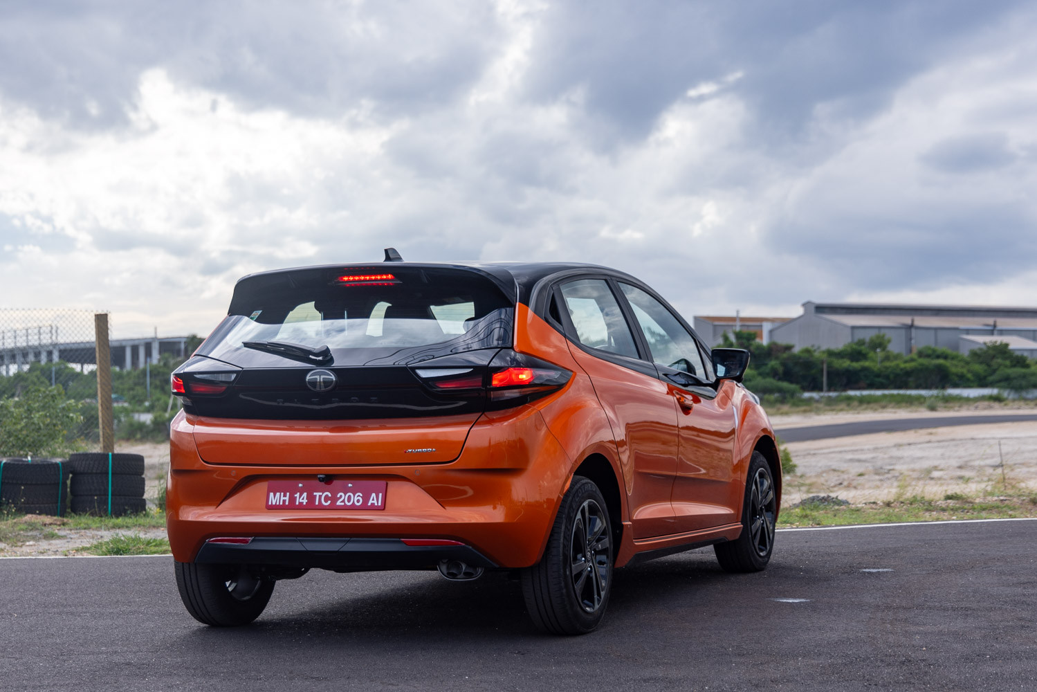 Tata Altroz Racer Price - Features, Images, Colours & Reviews