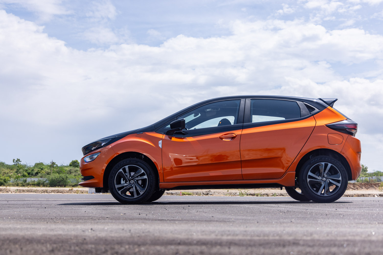 Tata Altroz Racer Exterior And Interior Detailed In 15 Images ...