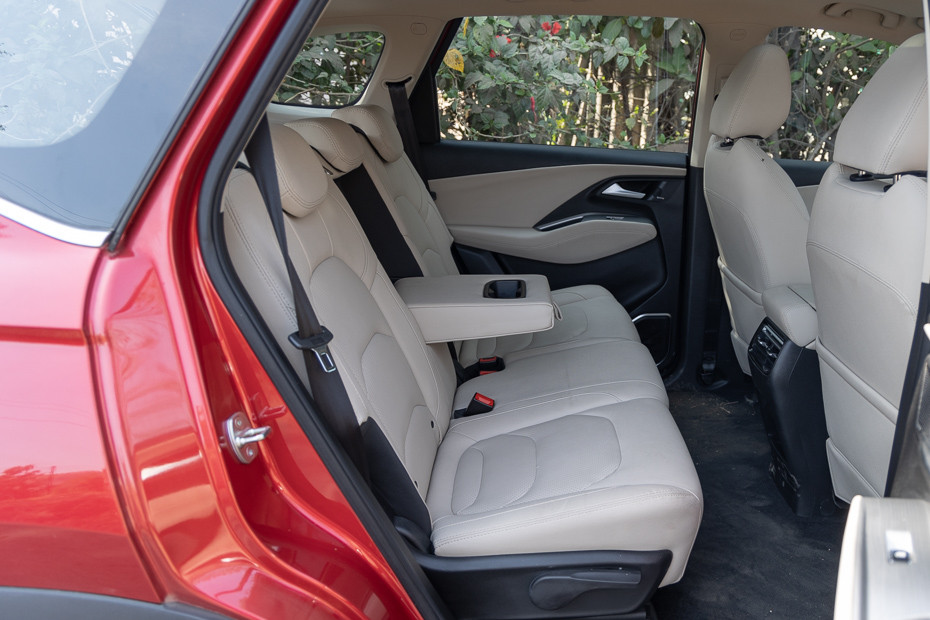 MG Hector Price 2025, 5 seater SUV Images, Colours & Reviews