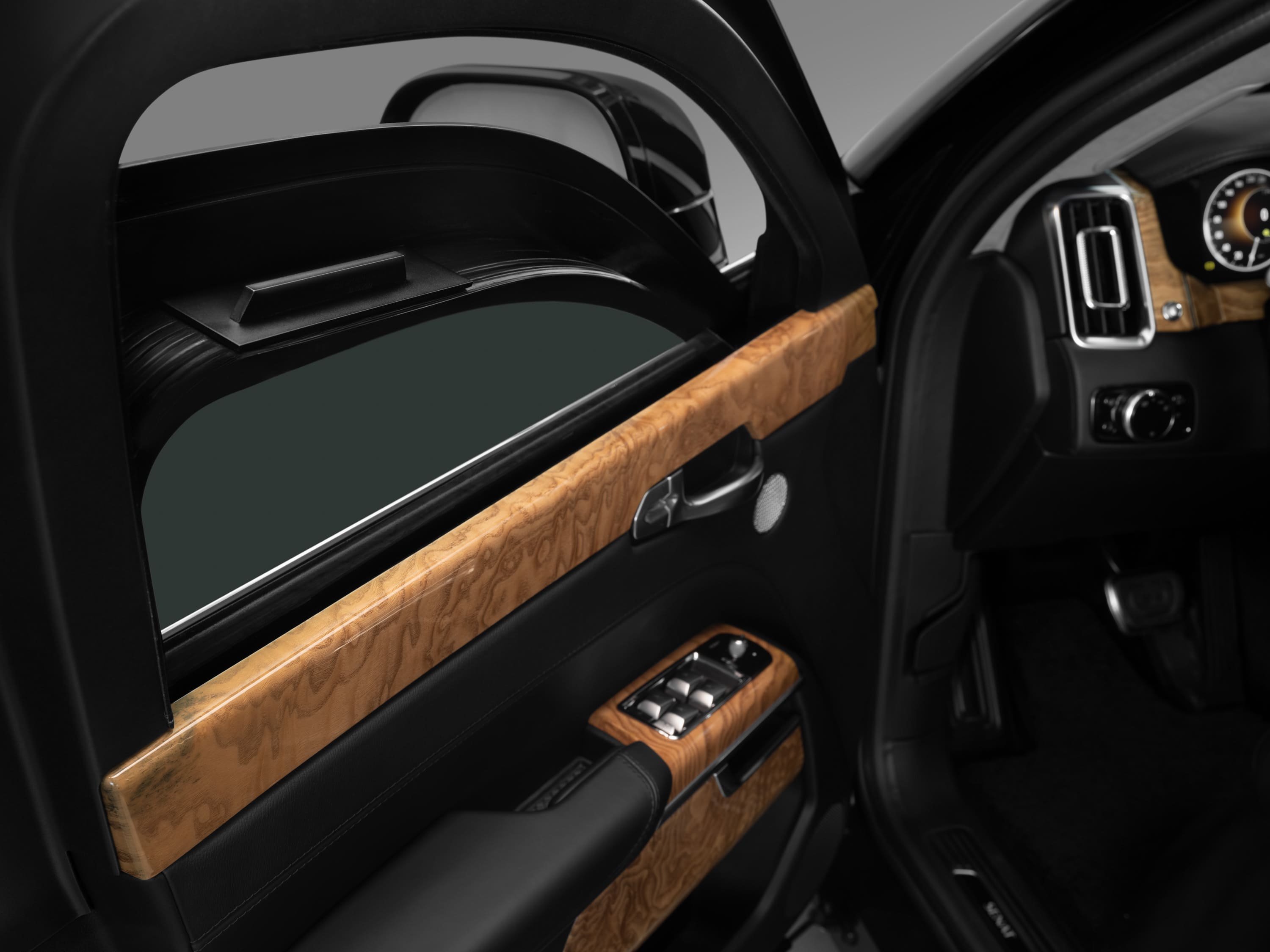 All You Need To Know About The Aurus Senat, The Car Gifted By Vladimir ...