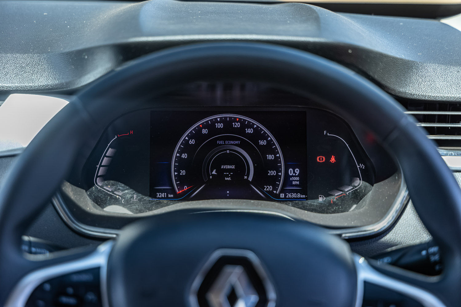 Renault Triber Price - Features, Images, Colours & Reviews