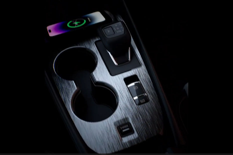 2024 Nissan X-Trail Interior Teased, Big Touchscreen And Digital Driver ...