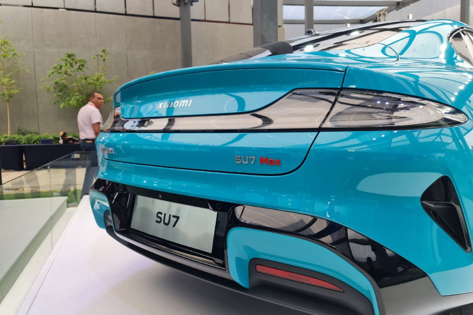 Xiaomi SU7 Electric Sedan Explained In 7 Real-life Images | CarDekho.com
