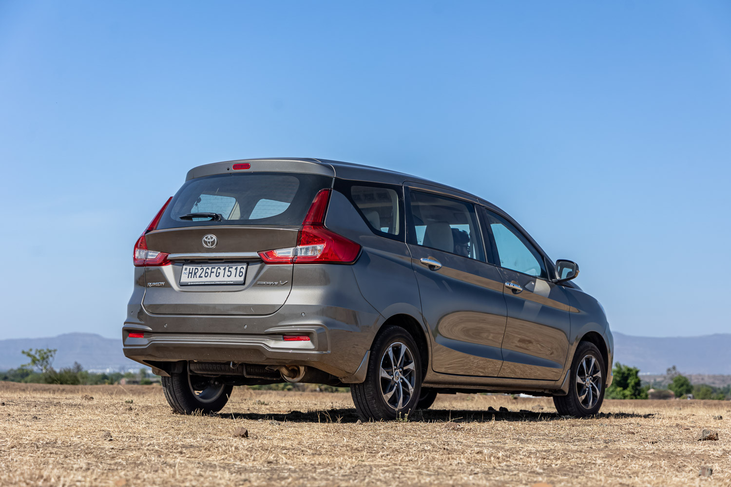 Toyota Rumion Price - Features, Images, Colours & Reviews