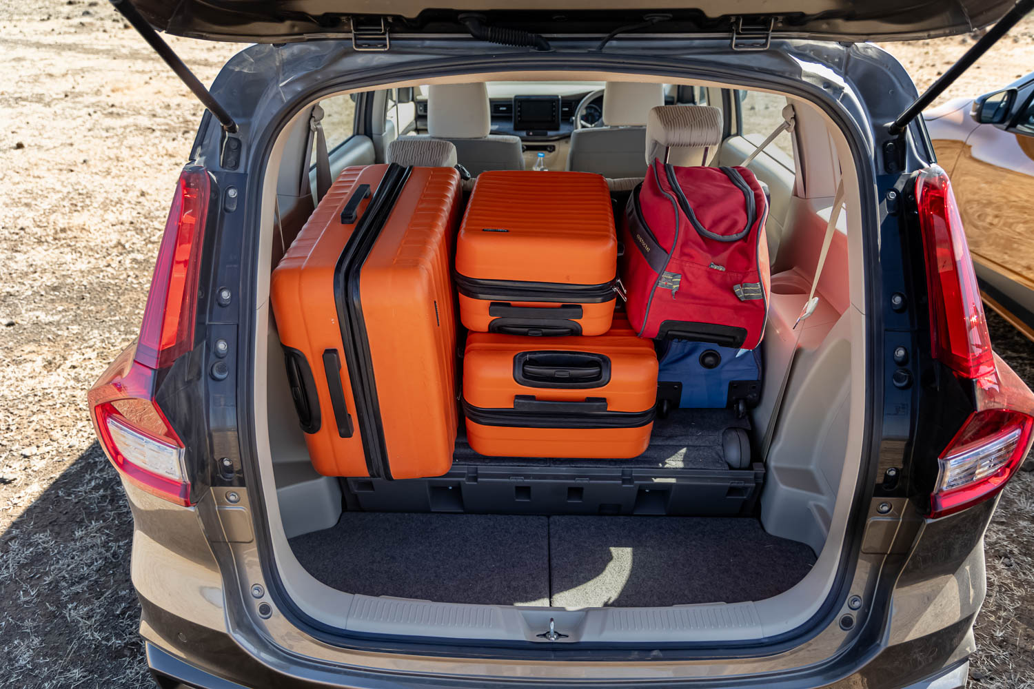 Toyota Rumion Price - Features, Images, Colours & Reviews