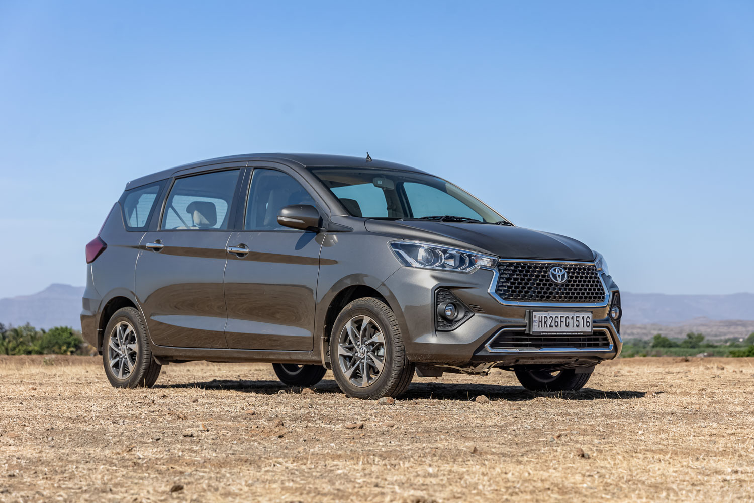 Toyota Rumion Price - Features, Images, Colours & Reviews