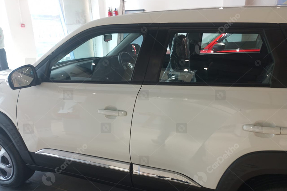 Maruti Brezza Urbano Edition Detailed In 7 Real-life Images | CarDekho.com