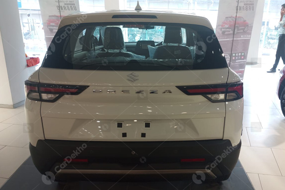 Maruti Brezza Urbano Edition Detailed In 7 Real-life Images | CarDekho.com