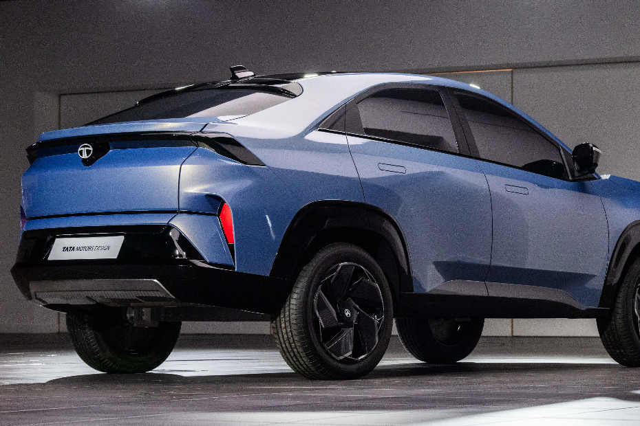 Tata Curvv vs Tata Curvv EV: Exterior Design Comparison | CarDekho.com
