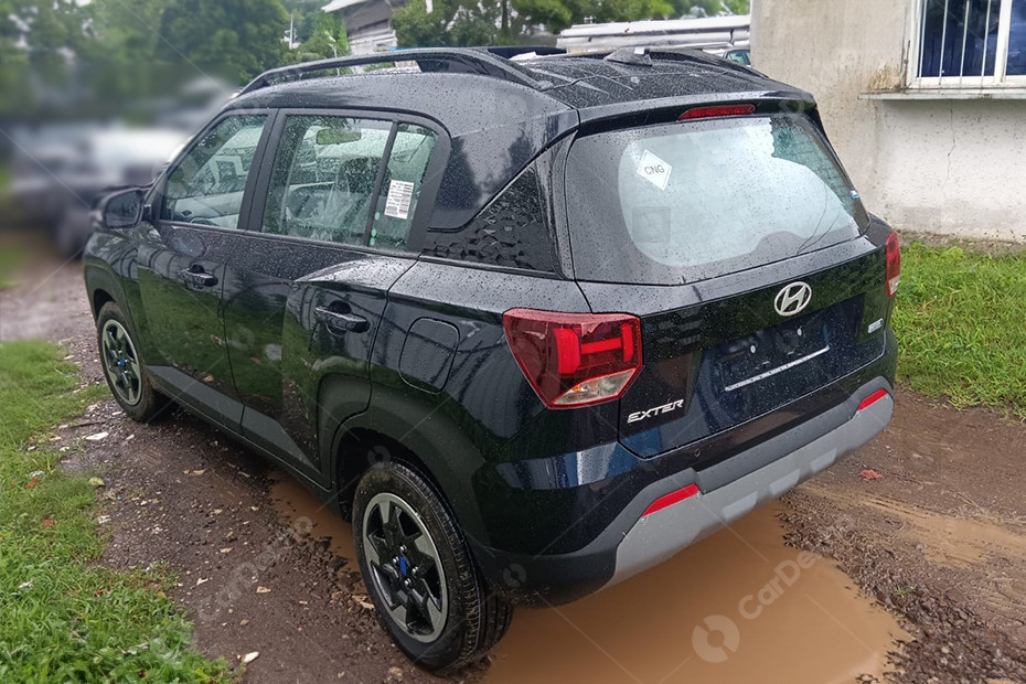 Hyundai Exter Dual-cylinder CNG Variant Explained In Real-life Images | CarDekho.com