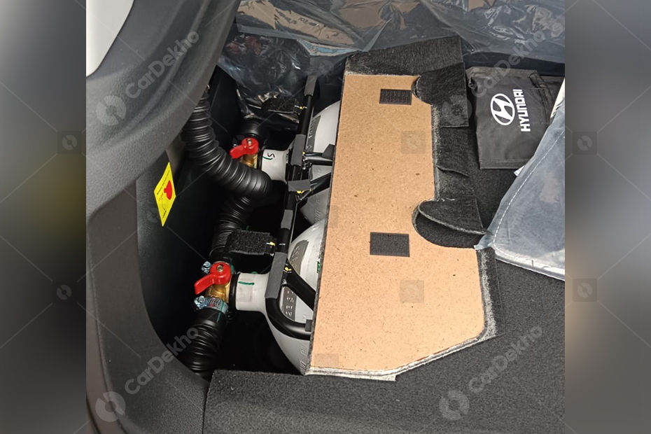 Hyundai Exter Dual-cylinder CNG Variant Explained In Real-life Images ...