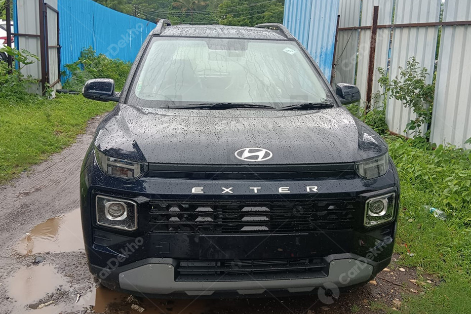 Hyundai Exter Dual-cylinder CNG Variant Explained In Real-life Images | CarDekho.com