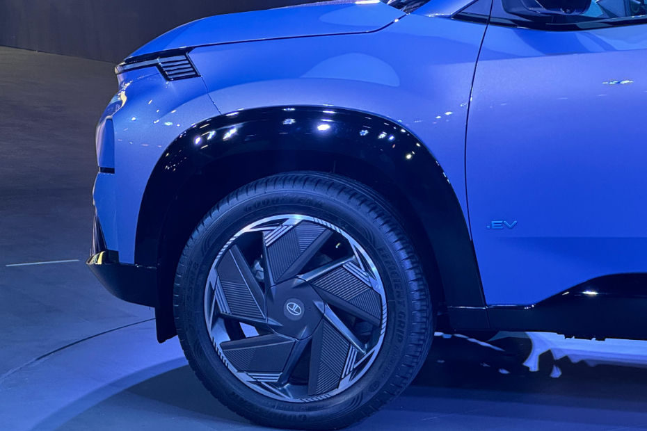 Tata Curvv EV Exterior Explained In 15 Real-life Images | CarDekho.com