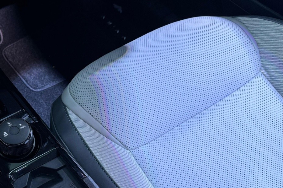 Tata Curvv EV Interior Explained In 10 Images | CarDekho.com