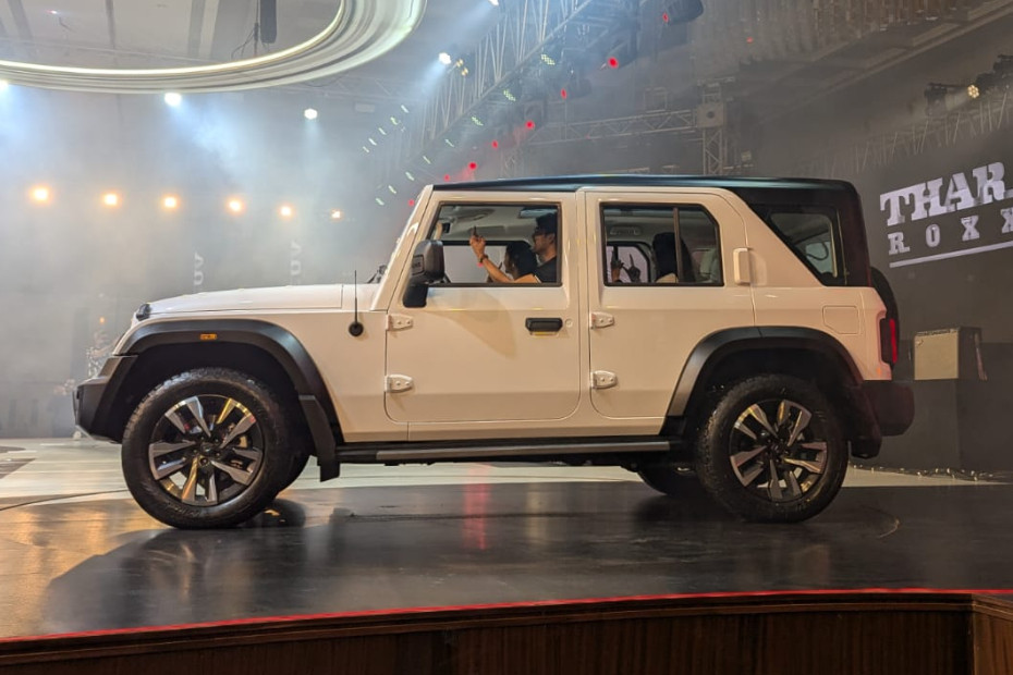 Mahindra Thar Roxx (5 Door Mahindra Thar) Detailed In 15 Images ...