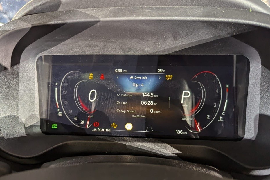 5 Door Mahindra Thar Roxx Interior Explained In 10 Images | CarDekho.com