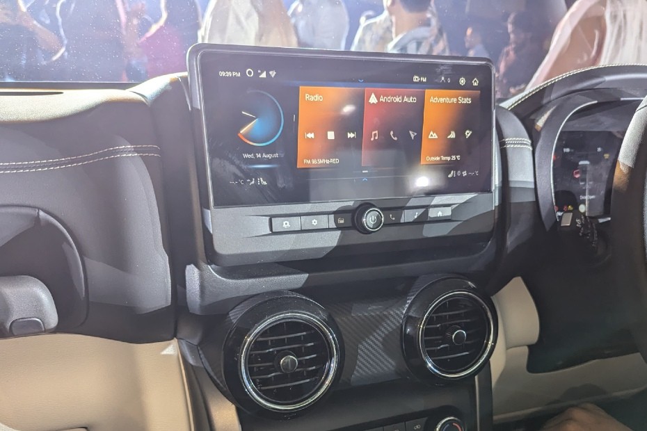 5 Door Mahindra Thar Roxx Interior Explained In 10 Images | CarDekho.com