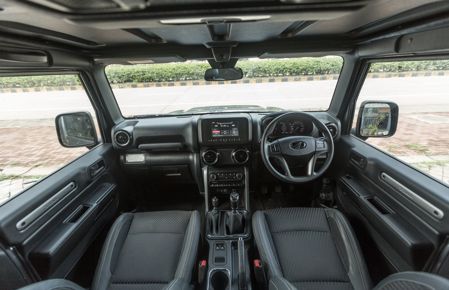 5 Door Mahindra Thar Roxx vs Mahindra Thar: Exterior And Interior ...